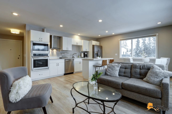 Gorgeous Apartment - Awesome Location - Anchorage, AK