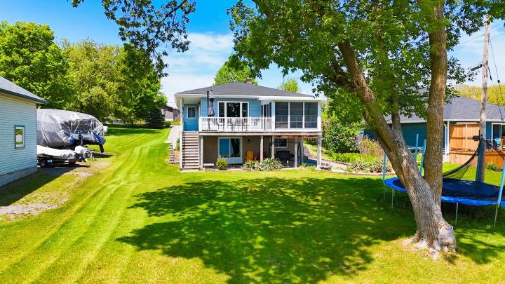 Year Round Lakeview Cottage - Napanee
