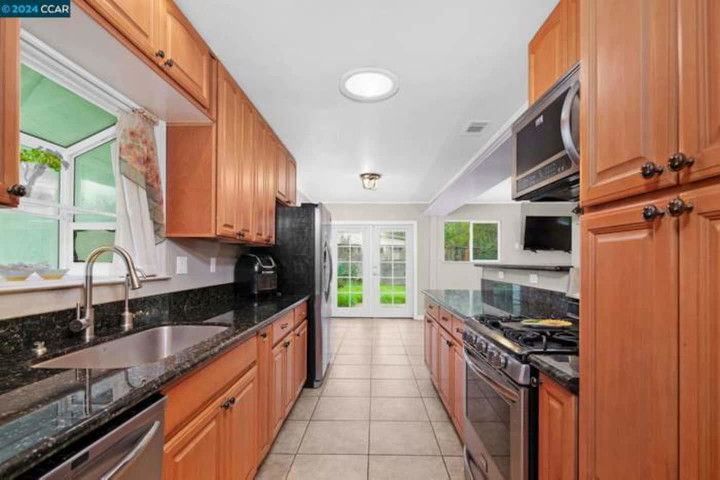 Peaceful Sanctuary Awaits You! - Concord