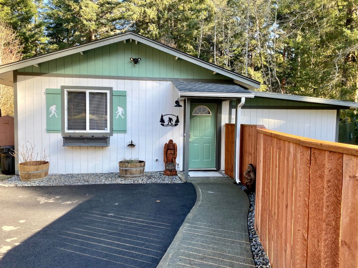 Bigfoot Bungalow - Crescent City, CA