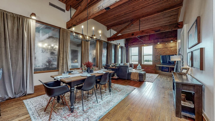 Bay View Penthouse In Historic Old Town Eureka - Eureka, CA