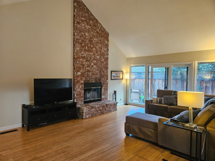 Your Spacious Home In Silicon Valley (2bd/2ba) - Woodside, CA