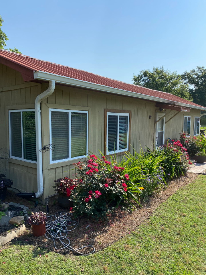 Warm Breeze Airbnb Llc - Moncks Corner, SC