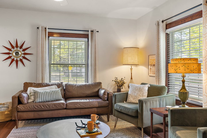 L2 - 5br, Sleeps 8, Room To Spread Out, Fall Retreat, Fire Pit & Dogs Welcome - Muskegon, MI