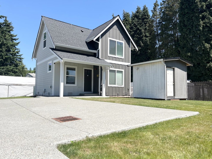 Cozy Home By Sea-tac Airport - 3 Bedrooms. - Renton, WA