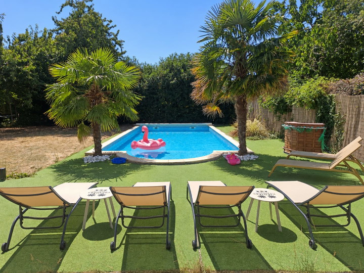 Maison Avec Piscine Privée Chauffée Et Jardin - Dreux