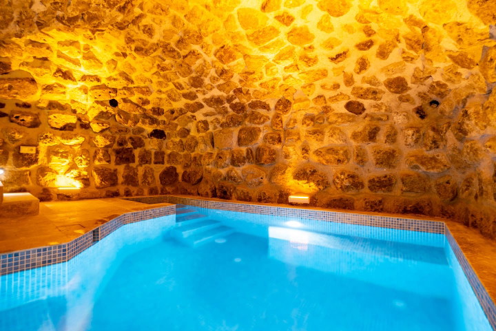 Luxury Cave Room With Pool - Atilla's Cave Hotel - Turkije