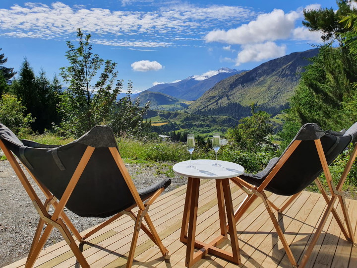 Entire 2 Bedroom Detached Chalet, In Private Woodland With Valley Views. - Queenstown