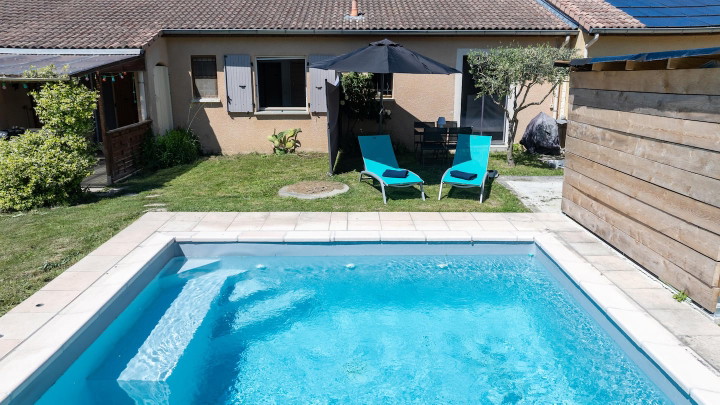 Quiet Accommodation With Swimming Pool - Crest