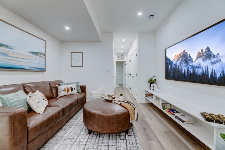 Brand-new Ritchie Basement Suite - Canada