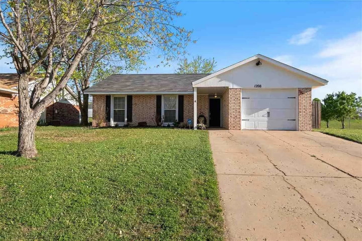 Averys Place  Perfect Base For Games & Getaways - Stillwater, OK