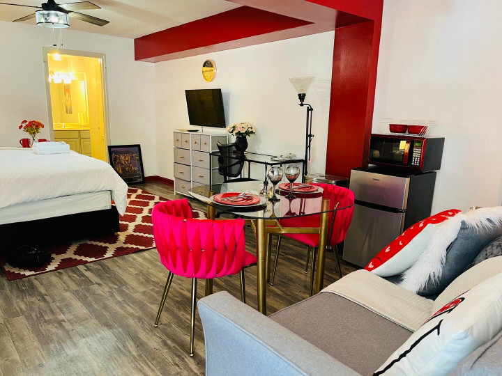 Romantic Roomw/ Jettub Heartoftupelo Condo3guests - Tupelo, MS