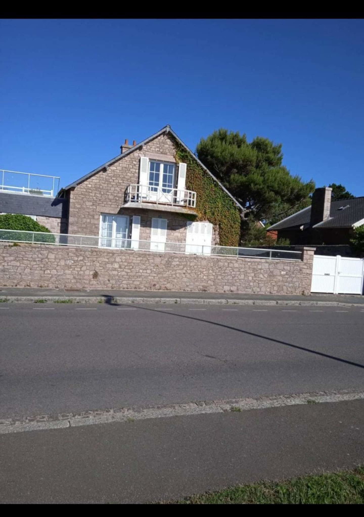 Ancienne Maison Bretonne Face à La Mer - Erquy
