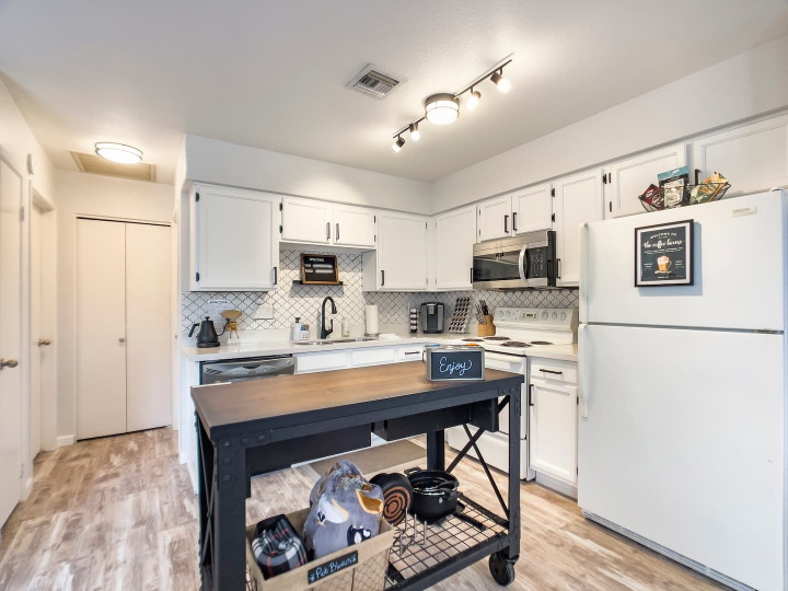 Coffee House-mesa-tempe- King Bed-close To Asu - Mesa, AZ