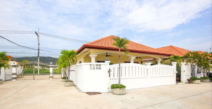 Hus Med 3 Soverom Og 2 Bad, Felles Basseng - Thailand