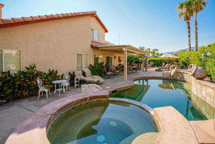 Luxurious Home In La Quinta (Pool, Jacuzzi, Bbq) - La Quinta, CA