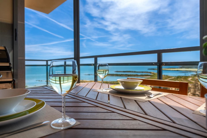 Waterfront Pool Penthouse View - Faro