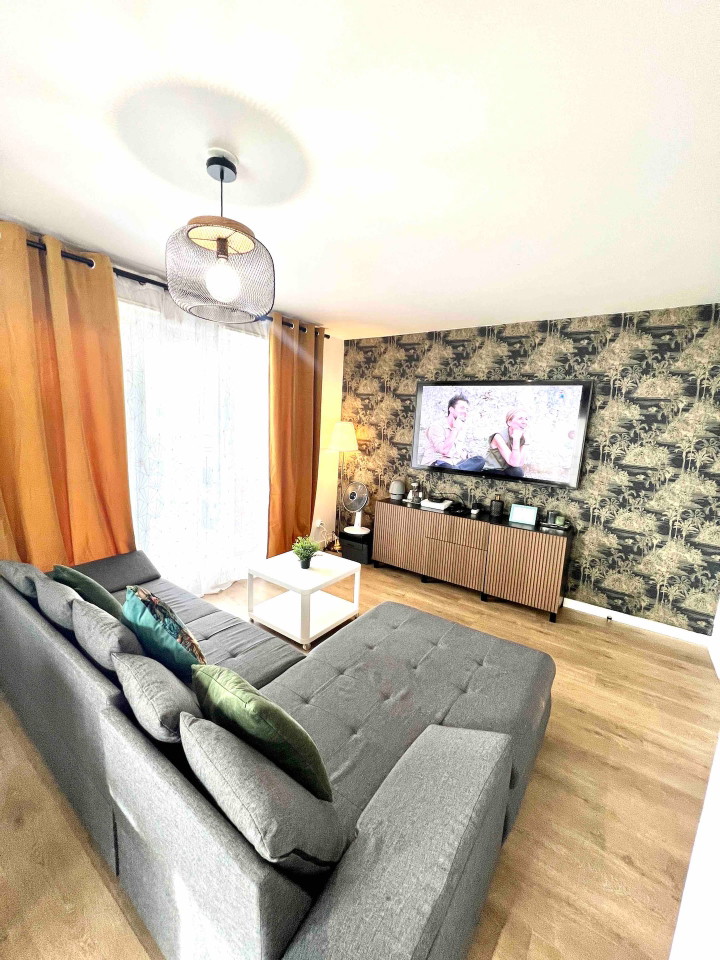 2br - 75m2 - Parking - Balcon - Clim - Métro à 5 Min - Enghien-les-Bains