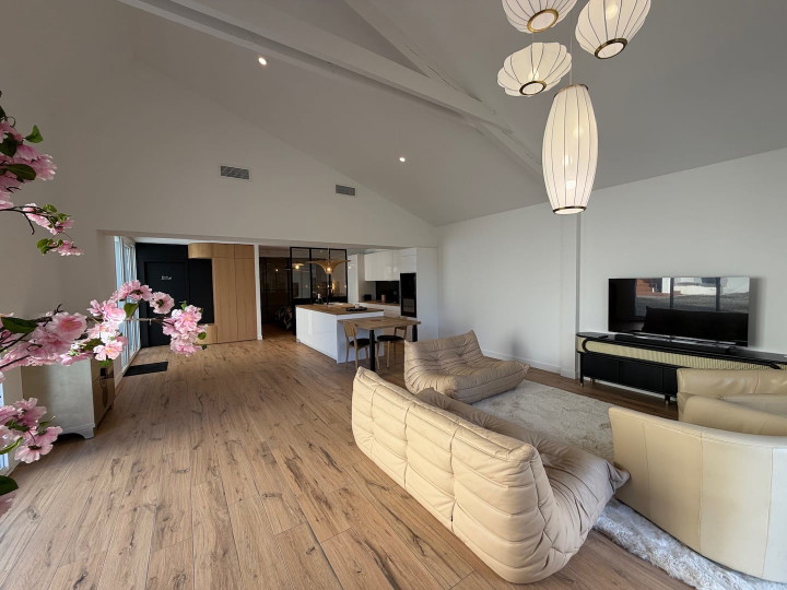 Single-storey House Near The City Center In A Closed Park - Pau