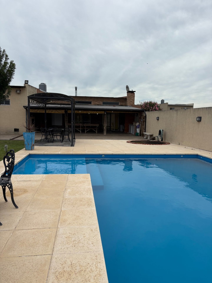 Fotos Reales: Pileta, Habitaciones, Baños Y Más - Lobos