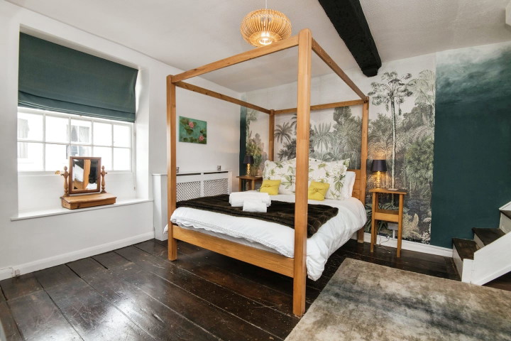 Church View-2 Bed Apartment-king/twin-4 Poster Bed - Exeter