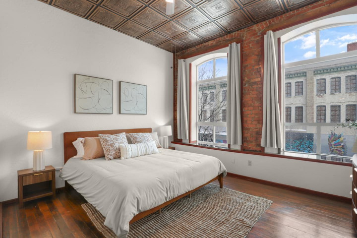 Downtown View | Laundry | Parking | King Bed - Great Falls, MT
