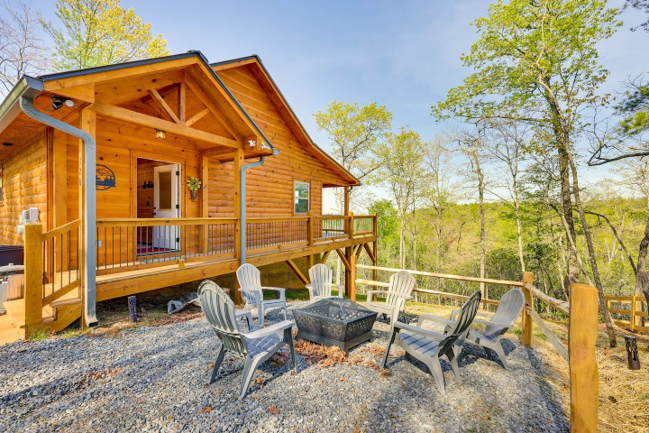 Mountain View & Fire Pit: Updated Murphy Cabin! - Murphy, NC