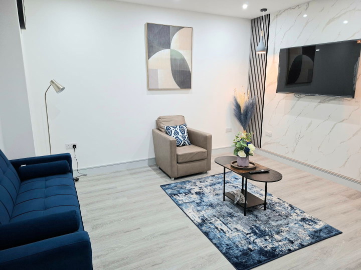New And Very Lovely 2-bedroom Ville - Coventry