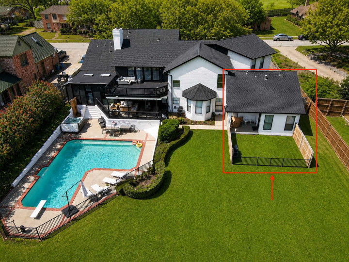 Lakeview 2br/1b Guest Home With Hot Tub - Garland, TX