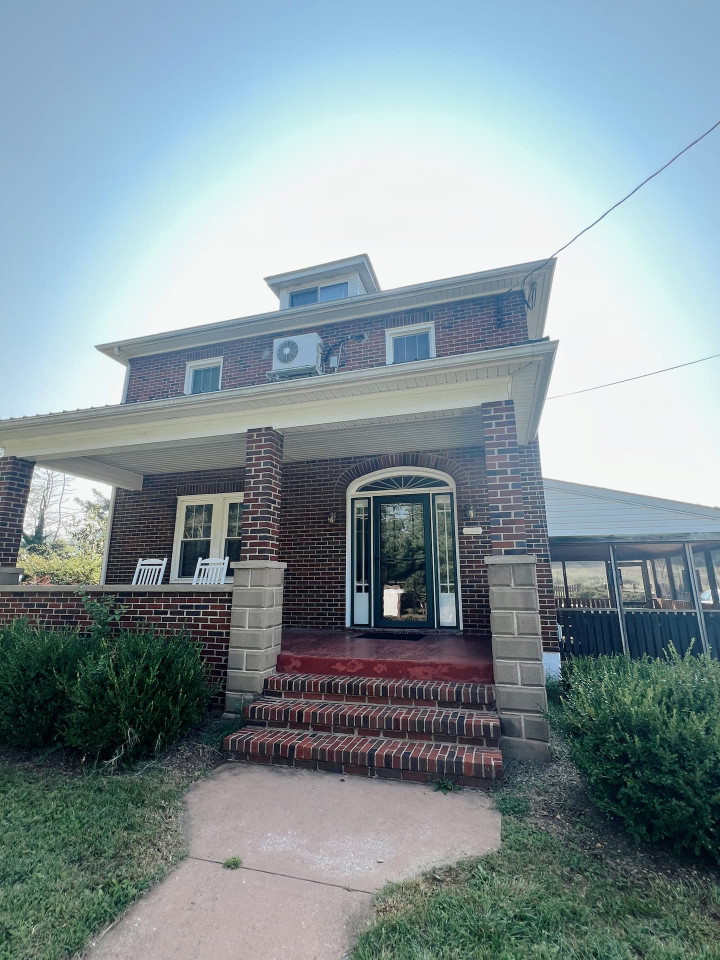 Historic Home, Hot Tub, Campfire Ring, Hardwood - Shepherdstown, WV