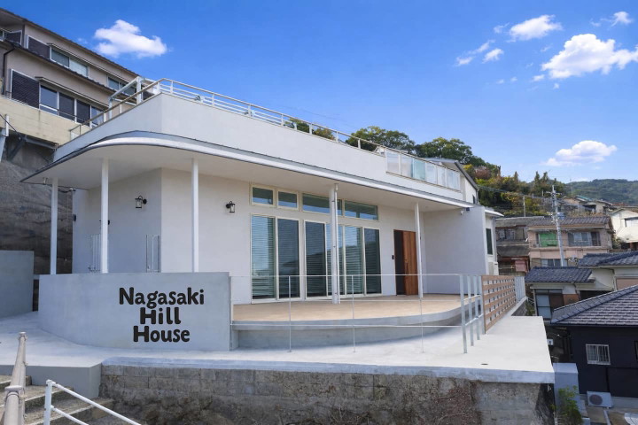 [Up To 16 People] Newly Built Private Rental | Rooftop Jacuzzi, Nagasaki Night View | Free Parking | Luxurious Living On A Hillside - Nagasaki
