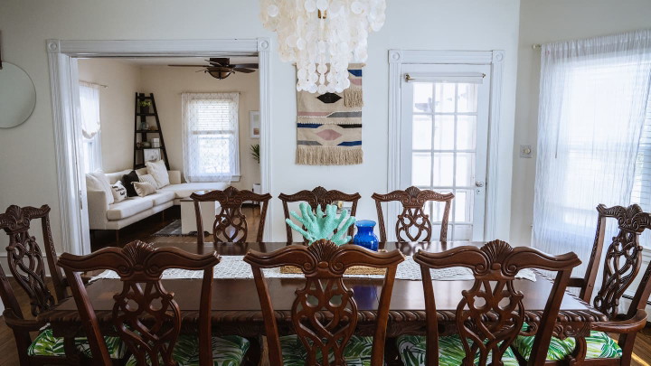 Dog-friendly Victorian Haus Steps 2 Beach & Mainst - New Jersey