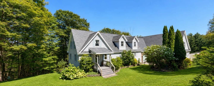 Remote 10-acre Retreat, Hot Tub, Hunters Paradise - Montrose, PA
