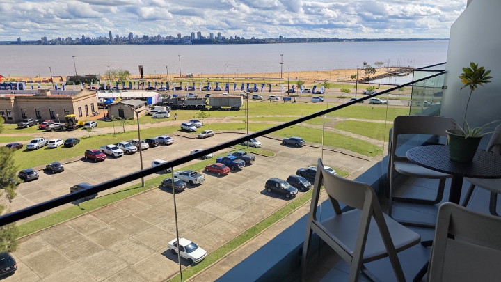 Dpto. Con Vista Al Río Paraná Encarnación - Paraguay