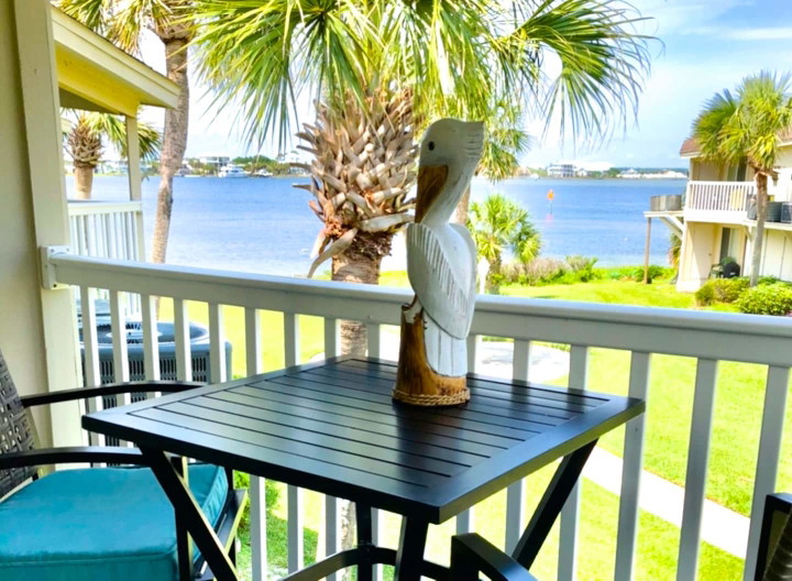 Gorgeous Condo Steps From Beach! - Gulf Breeze, FL