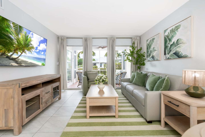 Emerald Oasis Naples  Luxury Stay By 5th Ave - Naples, FL