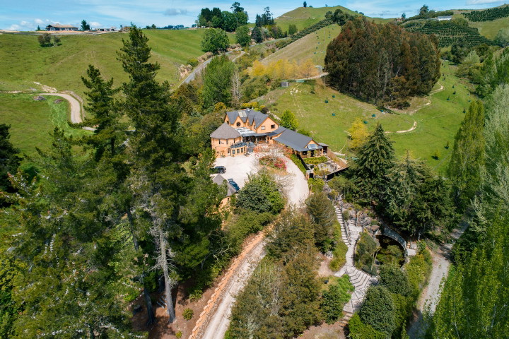 The Mudcastle 1-16 Guests (2 Nights) Entire Castle - New Zealand
