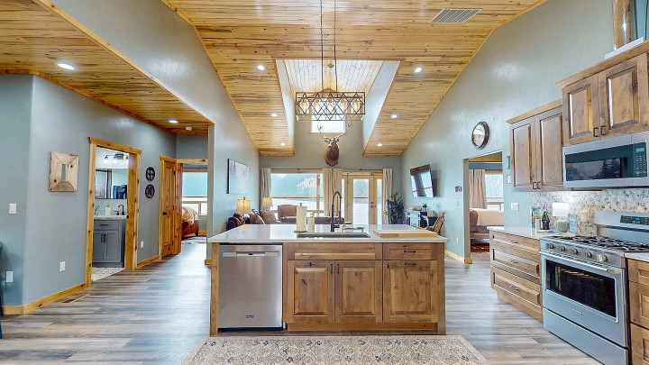 Moraine Tranquility Lodge 20 (Whole Home) - Joseph, OR