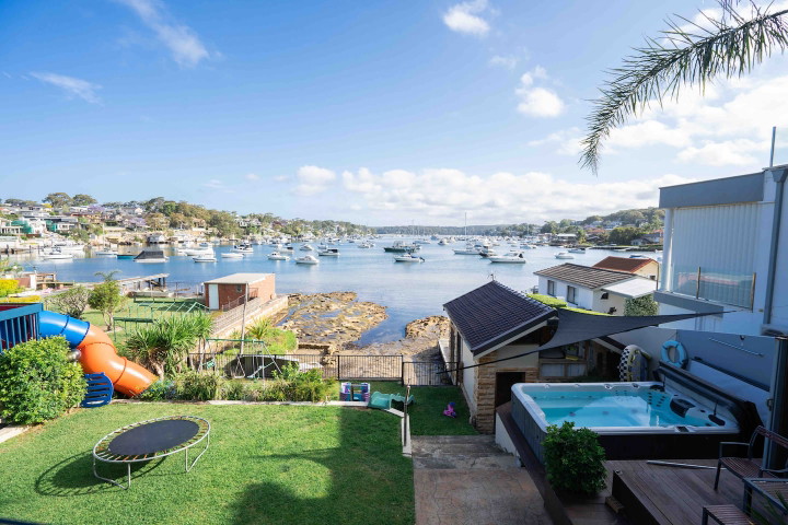 Waterfront 7x Bedroom Apartment W/ Hot Tub - Cronulla