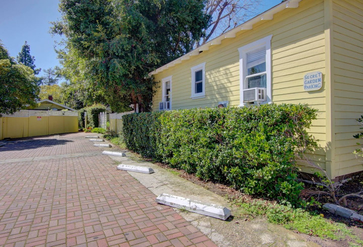 Secret Garden Inn And Cottages - Santa Barbara, CA