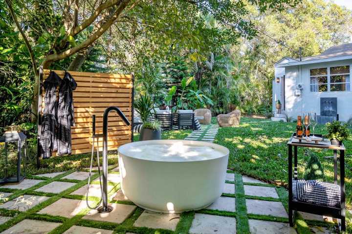 Downtown W/outdoor Soaking Tub,10 Minutes To Beach - Vero Beach, FL