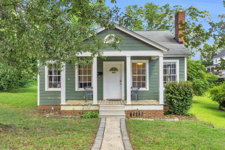 Cute Bungalow Near Downtown, Sleeps 6 - Spartanburg, SC