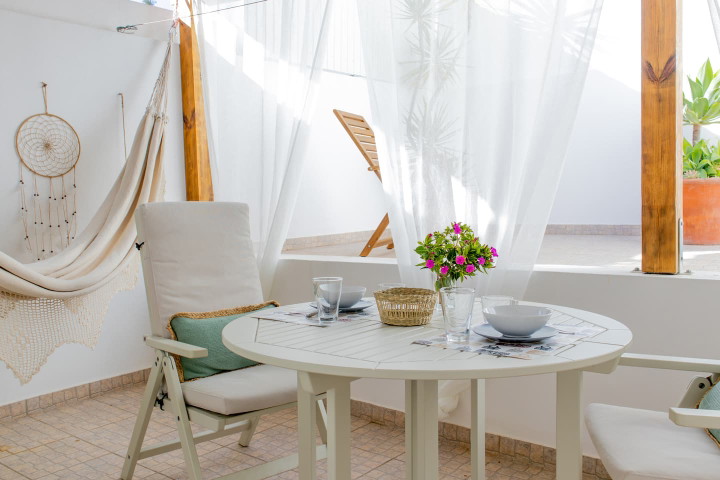 Casinha Da Rosa | Inside City Walls | Sunny Patio - Lagos