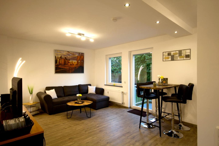 Beautiful 3-room Apartment + Garden - Mönchengladbach