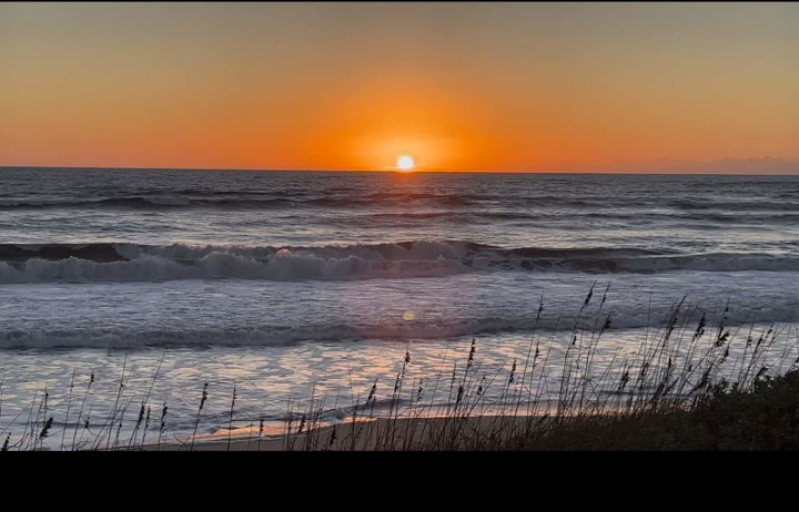 Sunrises N Simplicity Ocean Front Condo - Duck, NC
