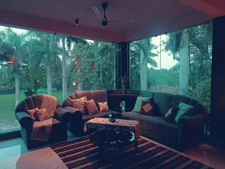 Seasons Retreat - Bhopal