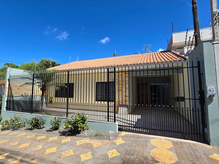 Suíte + 2 Quartos, Pet Friendly - Maringá