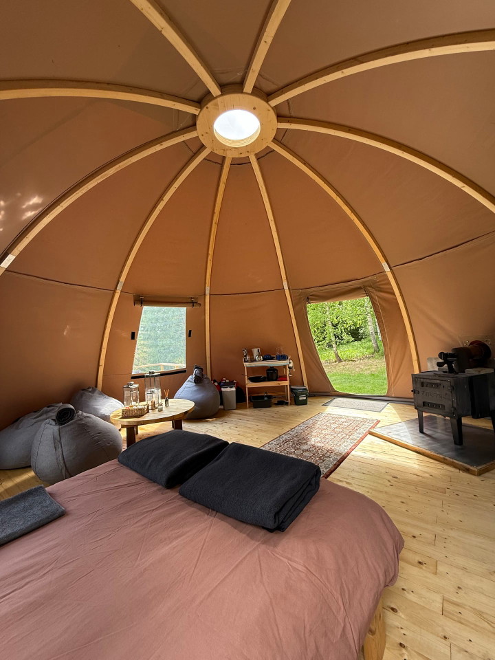 Family Glamping In A Dome Tent + Breakfast - Sweden