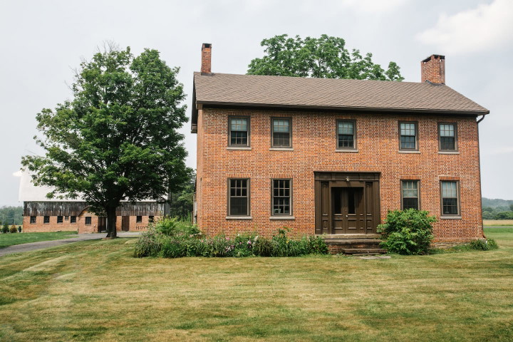 Hudson Valley Mountain View Estate - Hudson, NY