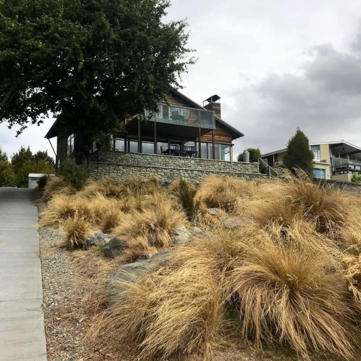 Stylish Alpine Lake House - Lake Tekapo